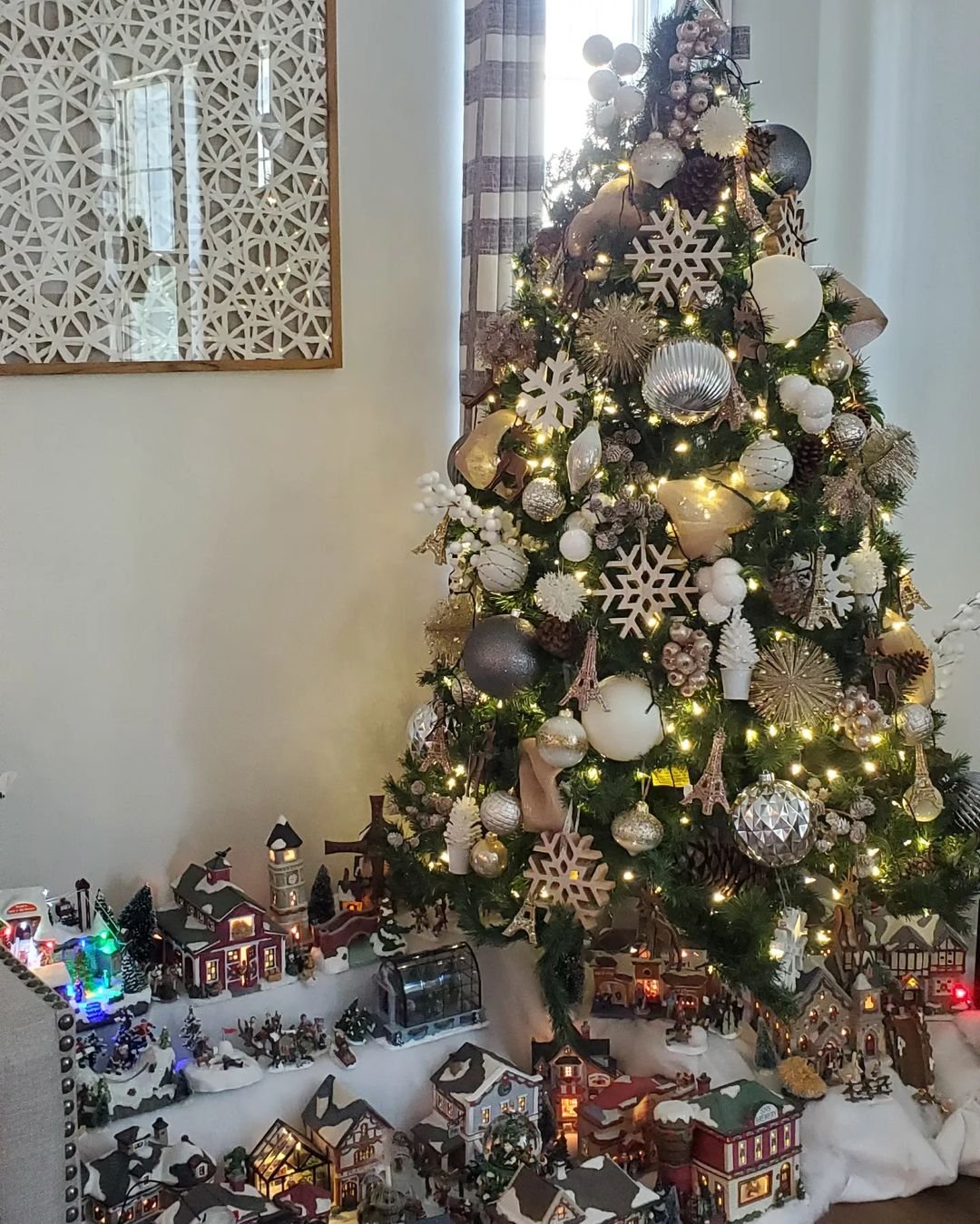 30 Christmas Village Display Ideas DIY - Diyer Craft